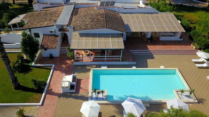 Villa Vetti, Splendida Villa Immersa Nel Verde Con Piscina , A Pochi Km Dal Mare - Puglia