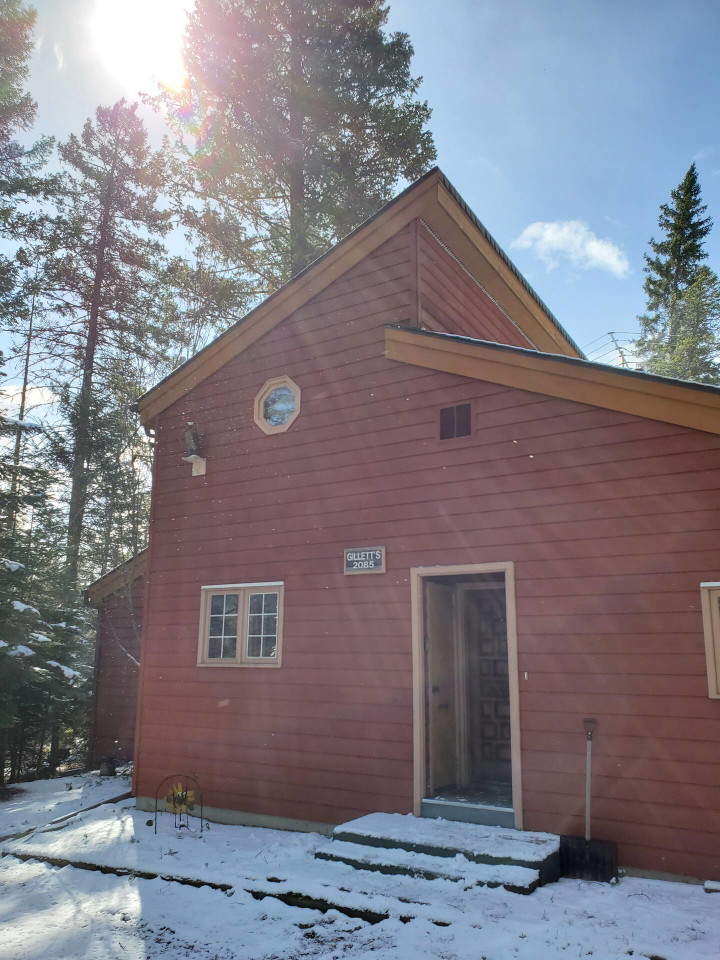 Pet Friendly Cabin On Private 1-acre Treed Lot. - Whitefish, MT