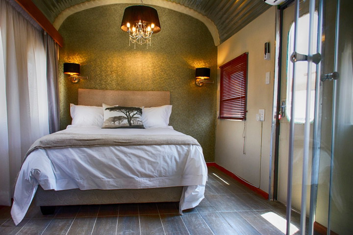 Stylish Train Accommodation  On Your Way To Etosha - Namibia