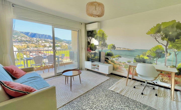 Sea View, Pool, A/c, Beach 300m, 3-star Rated - Le Lavandou