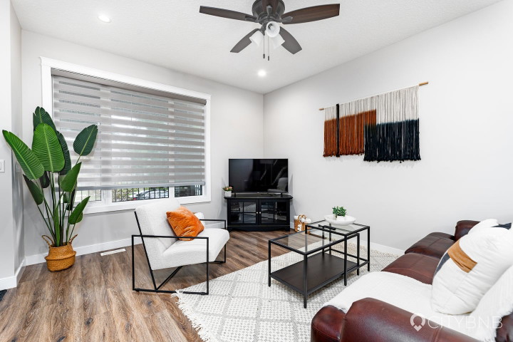 Spruce Ave | Sleeps 6 | Garage Parking | Ac - Edmonton, Canada