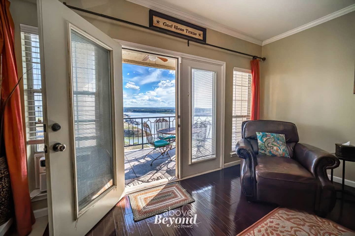 Pets Stay Free, Sunets, Lake View High Life - Leander, TX