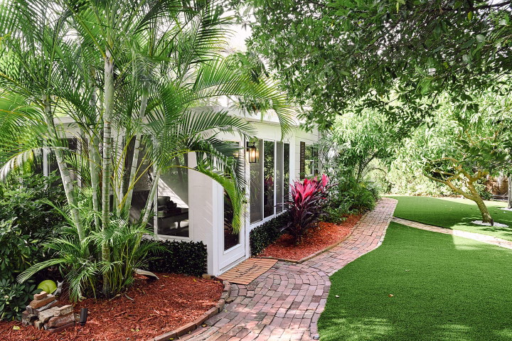 Mango Tree Cottage: Bike Trail - Dunedin, FL
