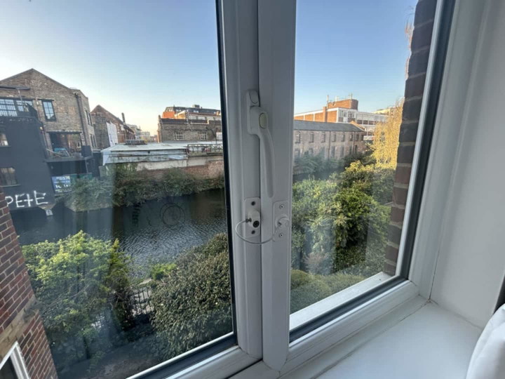 London Fields Flat W/canal Views - London