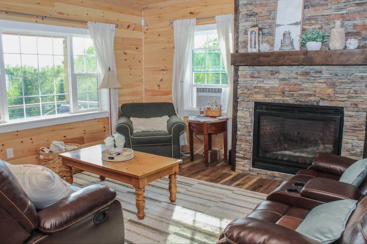 The Lookout Lodge | Cozy Cabin With Stunning Views - Santa's Village, Jefferson