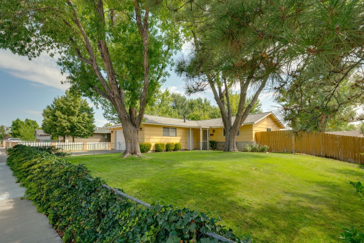 Quiet & Convenient Sparks Retreat Near I-80 & Reno - Sparks, NV
