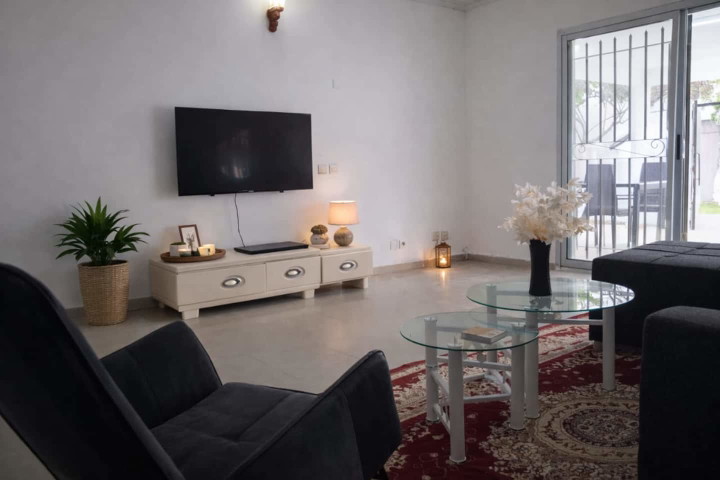 Belle Villa, Pour Passer Un Moment Agréable. - Abidjan