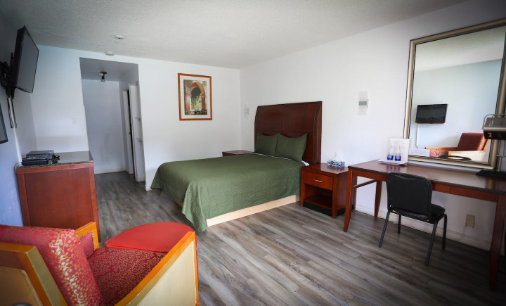 Superior Comfort Queen Room Joliette - Joliette