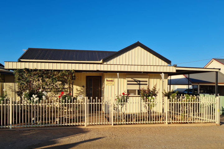 A Spacious 4br Cottage In The Heart Of The Outback - Broken Hill