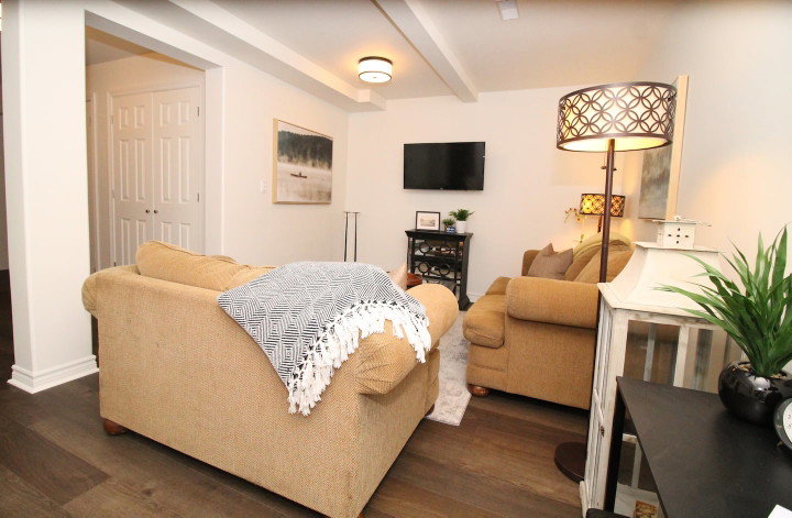 Private Luxury 1 Bedroom Suite - Bracebridge
