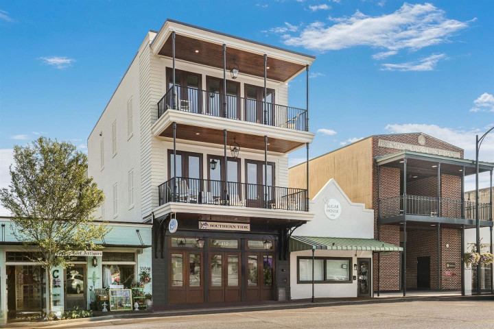 Luxury Condo Overlooking Downtown Fairhope #301 - Fairhope, AL