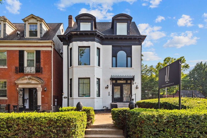 Walkable Cwe Studio | Barnes Jewish | St. Louis - Kirkwood, MO