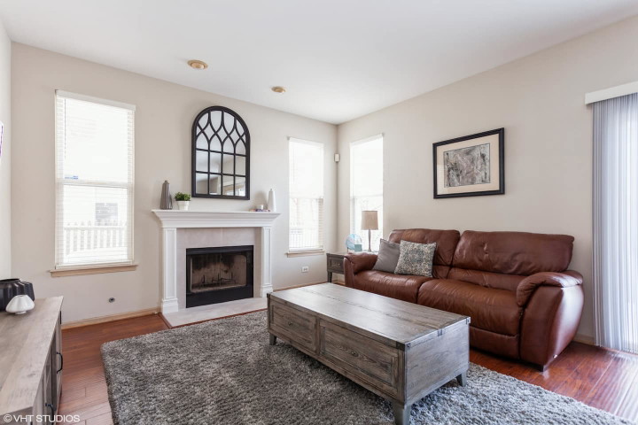Newly Updated - Close To Everything - Naperville! - Naperville