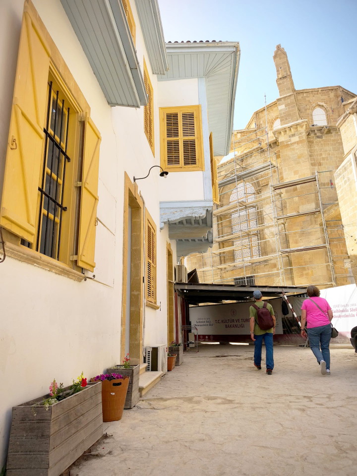 Yellow 2 - (1 Person Home - 2.5 Person Bed) - Nicosia