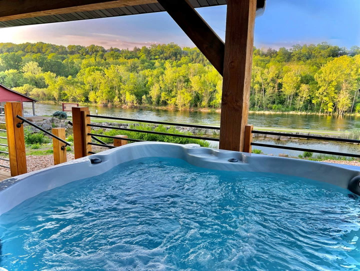 Lakefront, Amazing Lakeview, Private Hot Tub! - Branson, MO