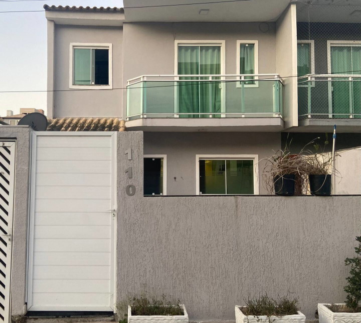 Casa Com 3 Quartos  8 Km Do Pero - Cabo Frio