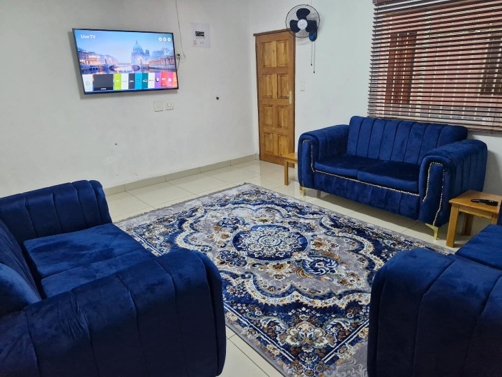 Royal Inn - Self-catering Apartment (7 Sleeper) - Lenasia
