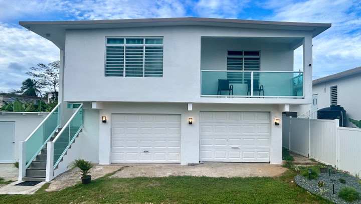 House In Dorado Near Beaches And Touristy Areas - Dorado