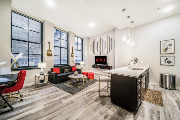 Rock & Roll Flat W/ Indoor Pool+sauna+gymdowntown - Cleveland, OH