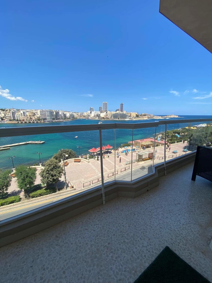 Seafront Modern 3 Bedroom Apartment Sliema - Malta