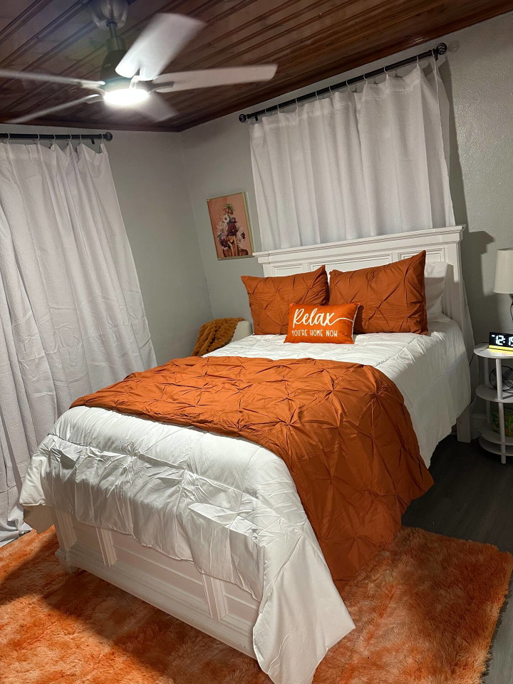 Stylish 2br W/ Private Screened Lanai & Coffee Bar - Lake Wales, FL