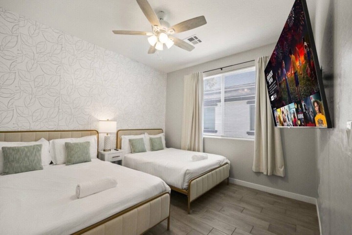 Premium B2b Getaway | Pool  Free Parking - Glendale