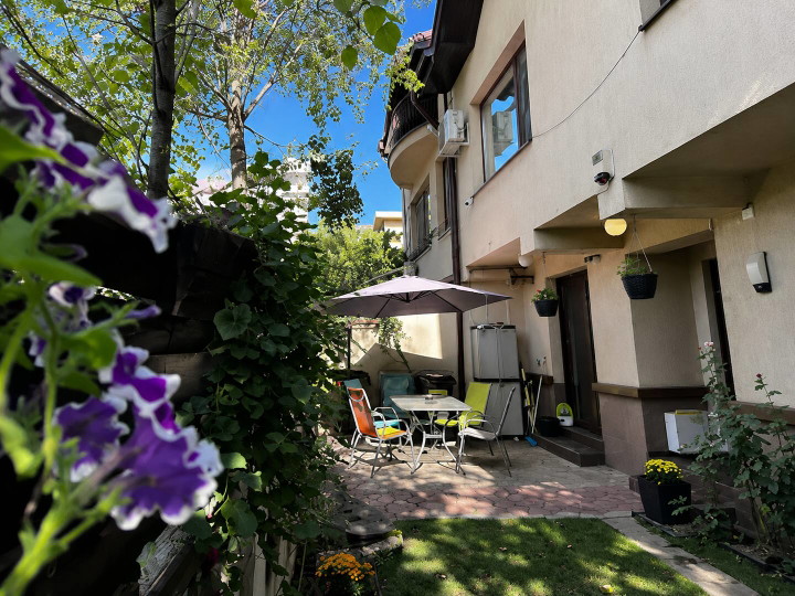 Villa Lumineuse Avec Cour Privée - Bucarest