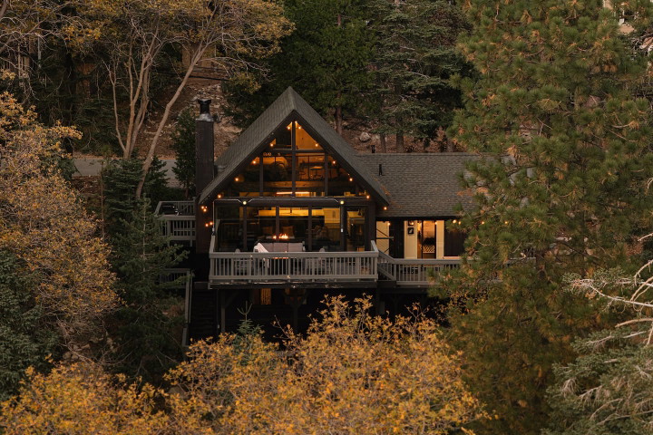 A-frame Modern Cabin, Mountain Views, Ev Charger - Lake Arrowhead, CA