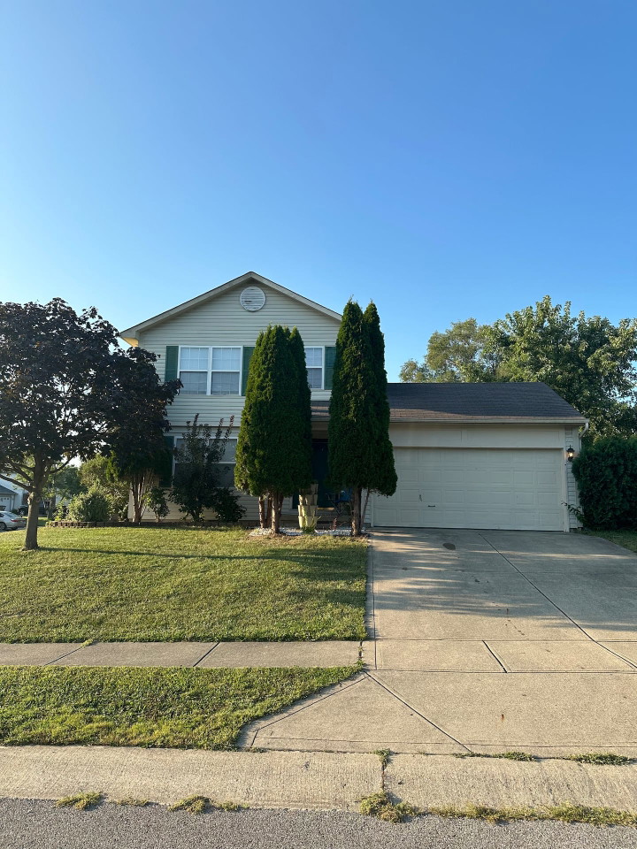 Clean And Comfortable Home - Columbus, IN