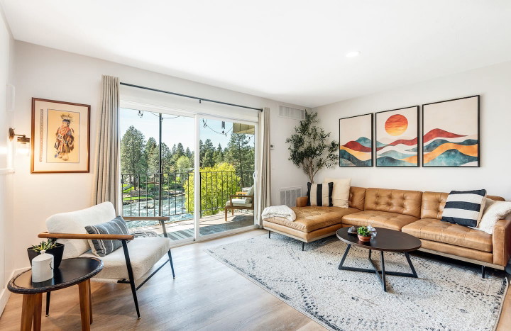Downtown Condo With A View And Hot Tub Access - Bend, OR