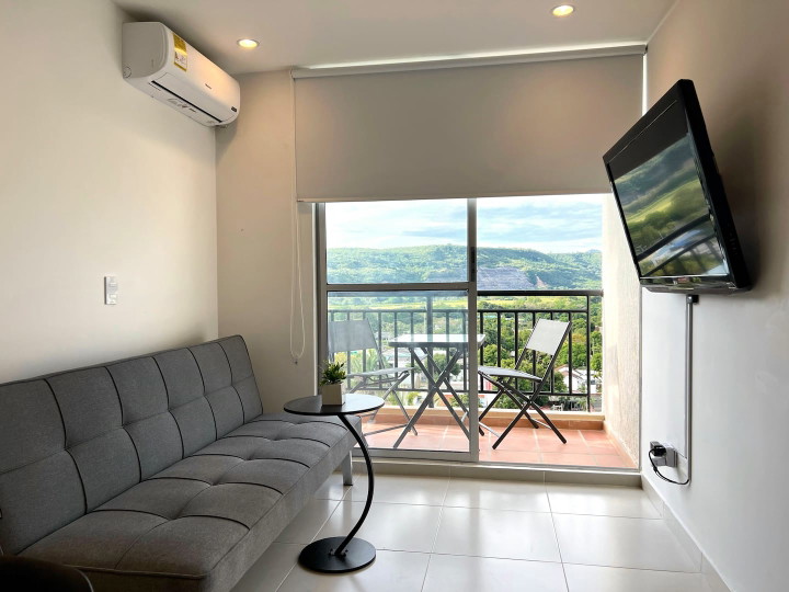 Air Conditioning, Great View And Top Location - Melgar