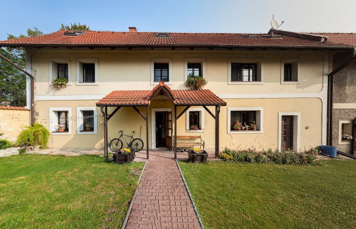 House In A Quiet Environment, 30 Minutes From The Center - Prag