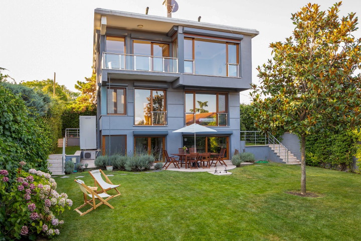 Incredible Luxurious Villa With Spacious Garden - İstanbul