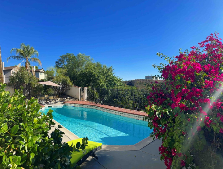 Cheerful Four Bedroom House With Charming View! - Santa Clarita, CA