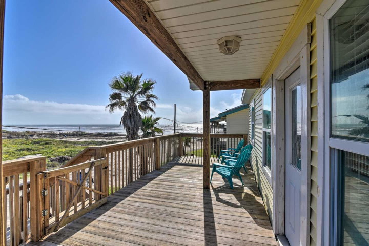 Surfside Beach House! 3 Bedroom, 2 Bath, Sleeps 8+ - Surfside Beach, TX