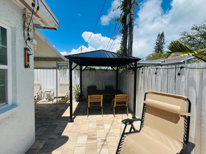 Pets Allowed, King Bed, Twin Bed, 5 Min To Beach - Madeira Beach, FL