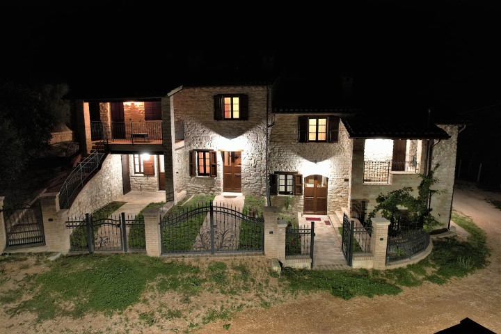 Casale Di Naro Agritourism - Il Bianco Preggiato - Urbino