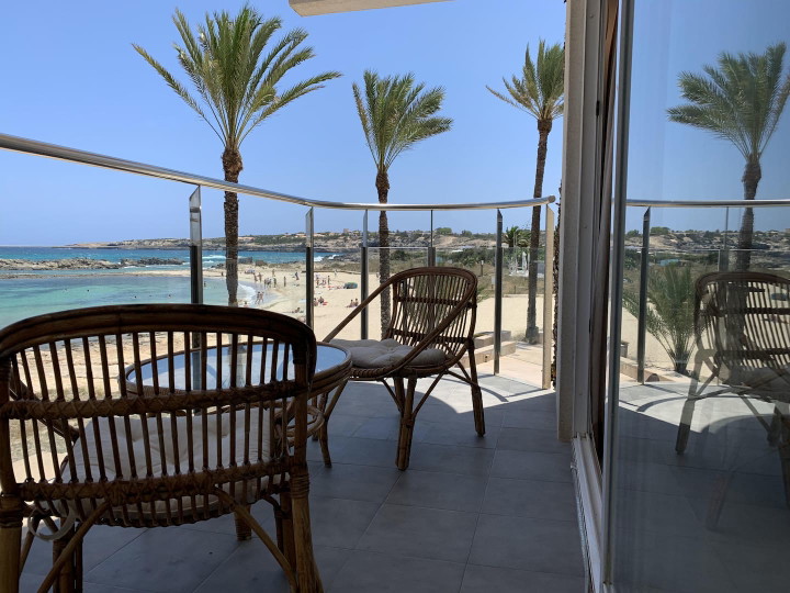 Espardell Beachfront Stay Ocean Breeze & Sunrise - Formentera