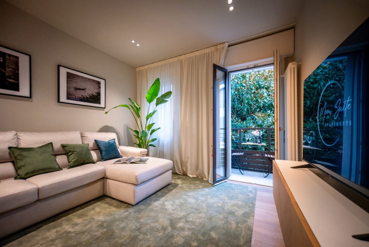 Moon 2br Apt  Modern Comfort, Near Venice - Venice