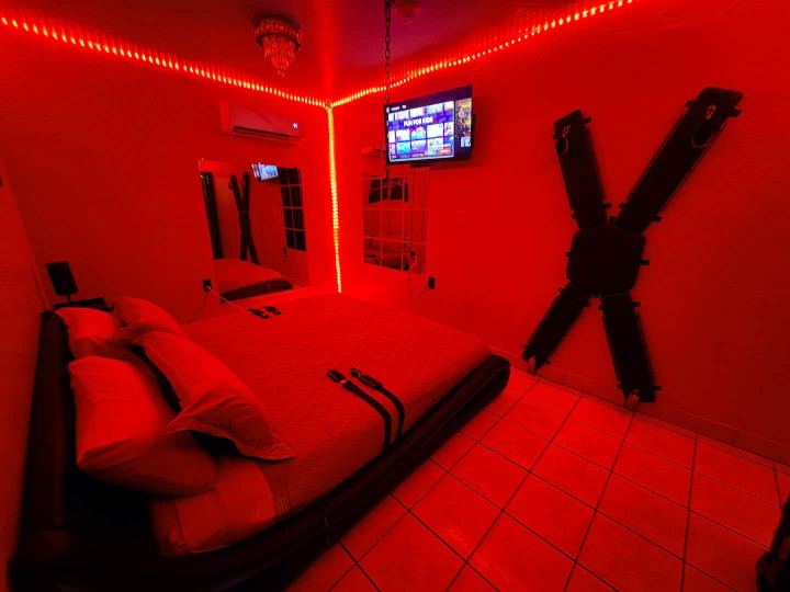 Phoenix Kink Red Room For Adults With King Bed - Phoenix, AZ