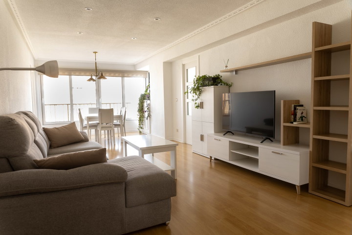 Amplio Piso Junto Al Mar | Piscina Y Parking - Alicante