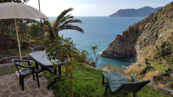 En Descendent Vers La Marina. - Vernazza