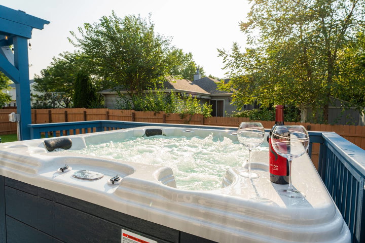 5br/4ba Luxury Cosmos Retreat | Hot Tub | Wifi - Naperville