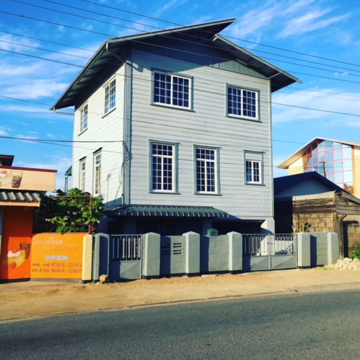 Het Houten Huis - Suriname