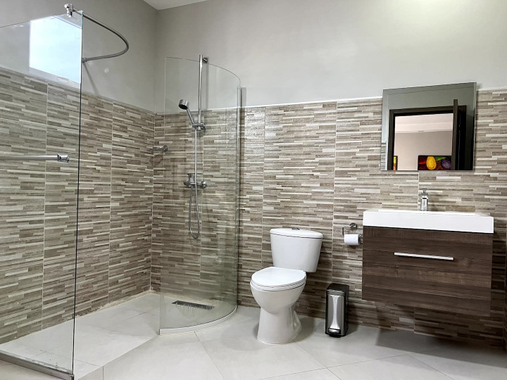Spacious 2 Bedroom Guest House. - Aruba
