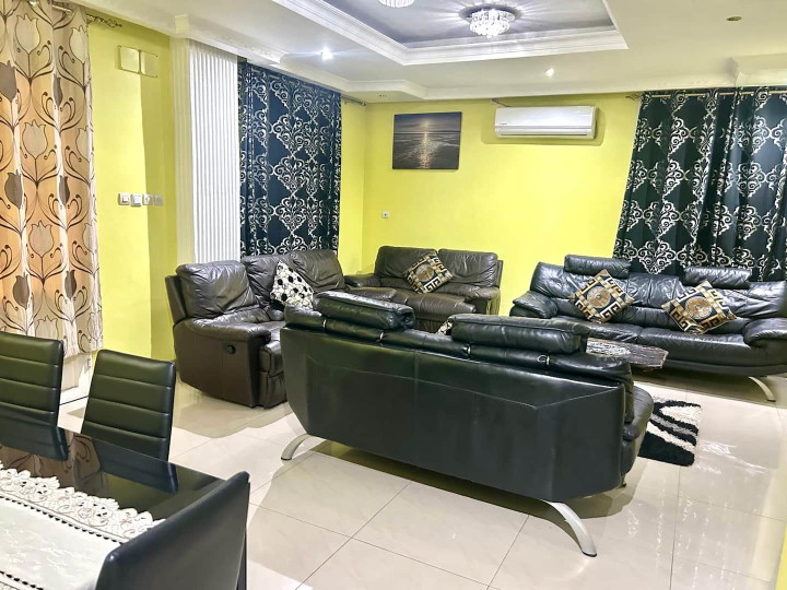 Spacious And Clean Accommodation In Upn With Wi-fi. - Kinshasa
