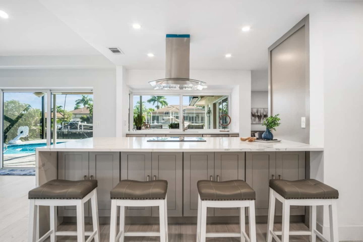 Waterfront Villa | Heated Pool | Walk To Beach, 8p - Marco Island, FL