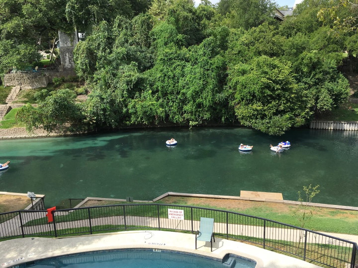 Charming Condo On The Comal - New Braunfels, TX