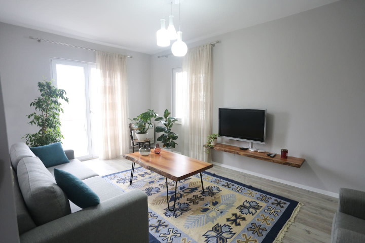 Appartement Moderne En Ville, Près De Blloku - Tirana