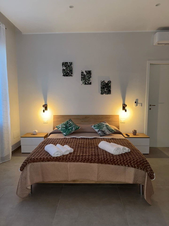 Le Palme Holiday Home
Camere Con Bagni Privati - Brindisi